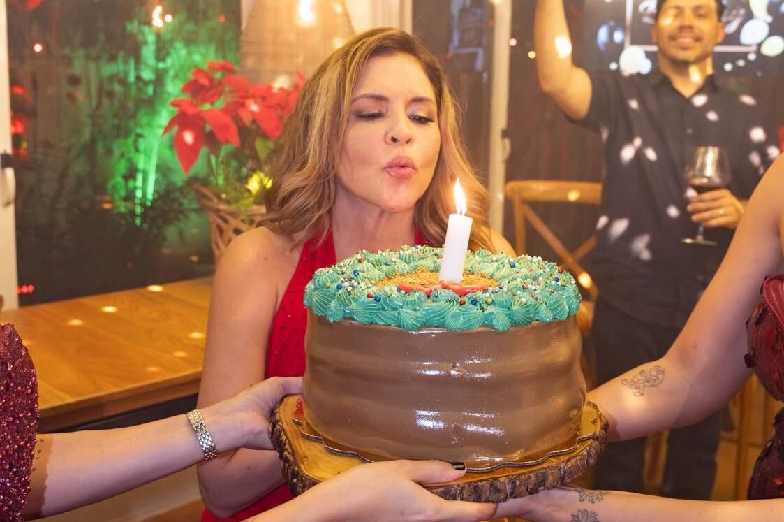 Tania Báez celebrates her 60th birthday in a big way with her family ...