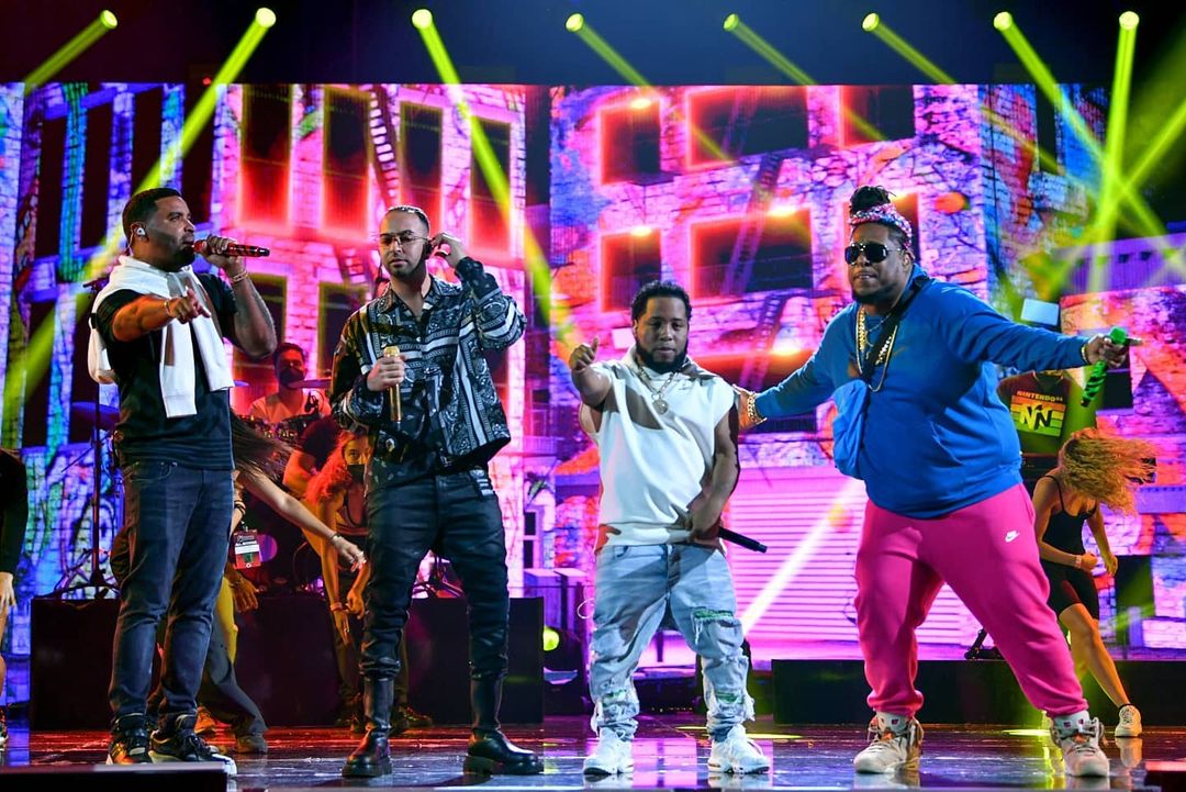 Chimbala se luce en premios Juventud