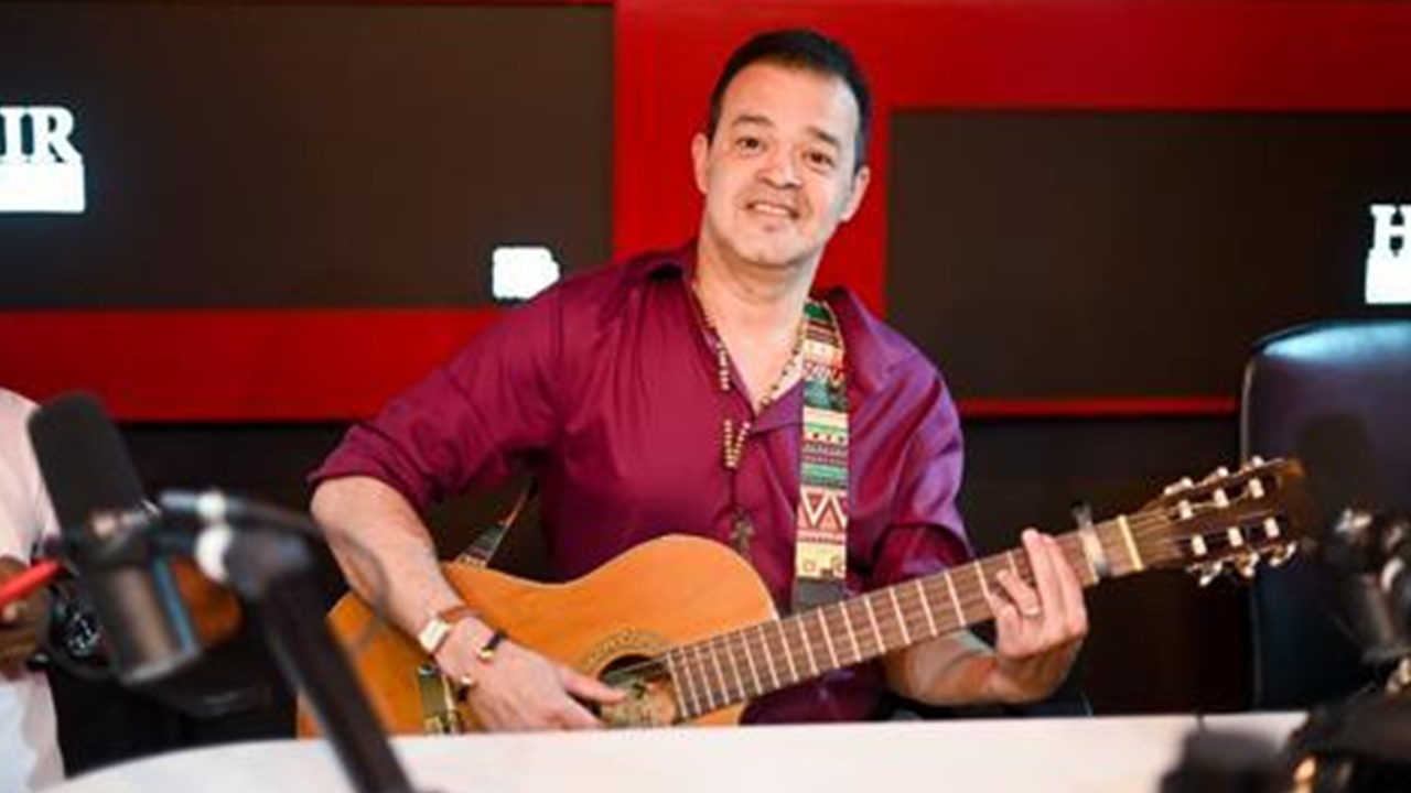 Alex Bueno se recupera favorablemente