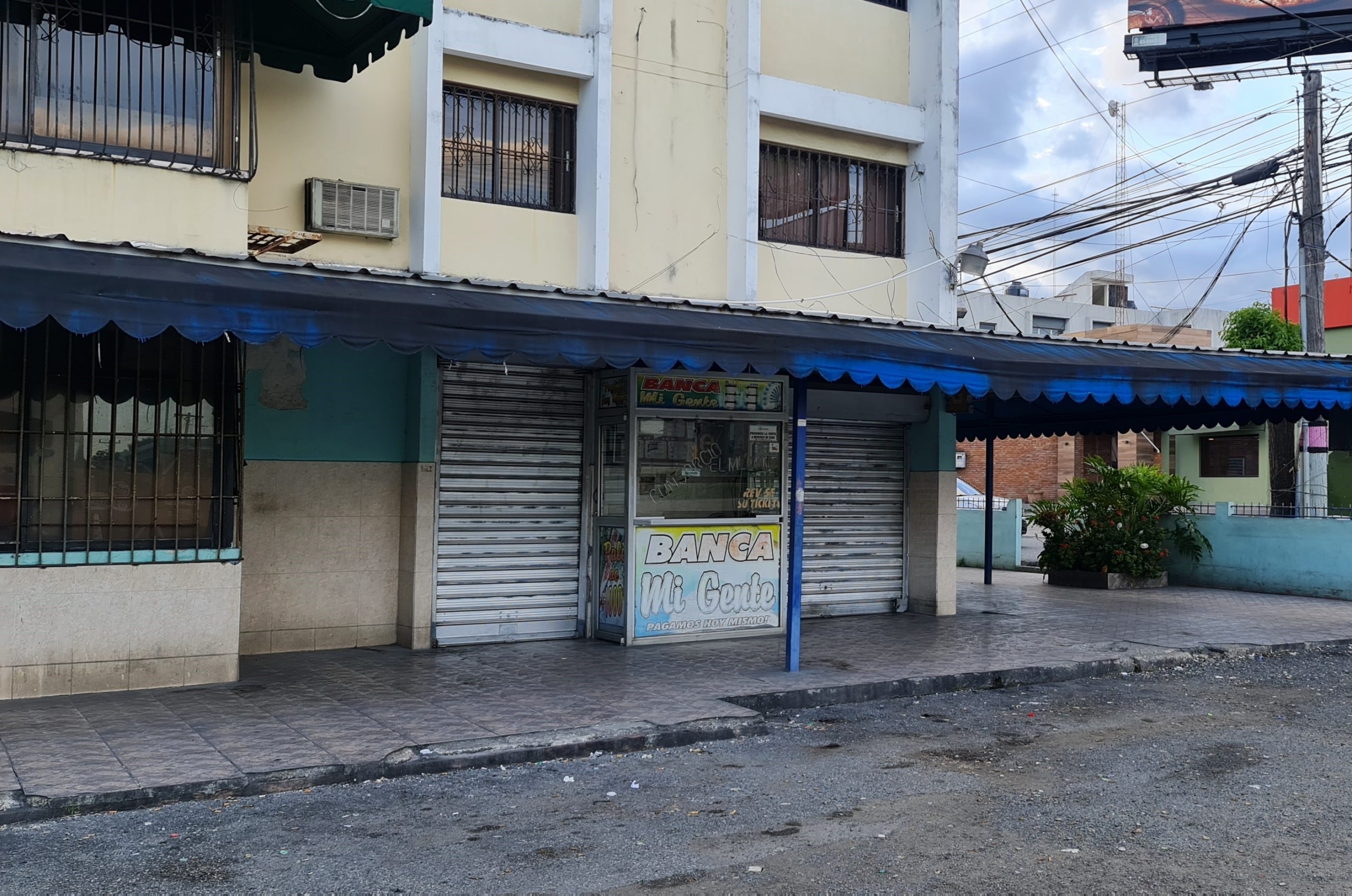 Algunos colmados de la capital mantienen la tradición de no abrir sus ...