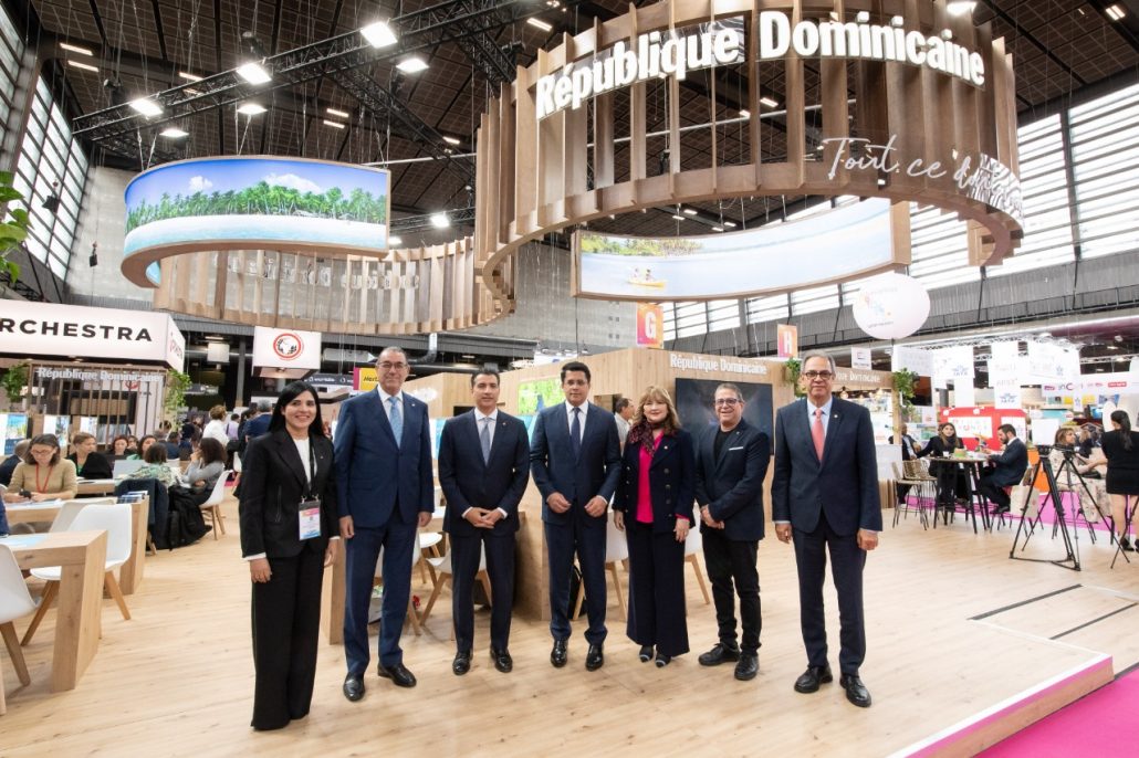Halagan delegación oficial y hoteleros en Top Resa 2022