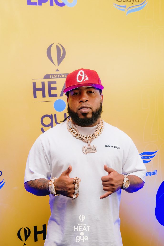 Chimbala anuncia el estreno de video musical junto a Wisin