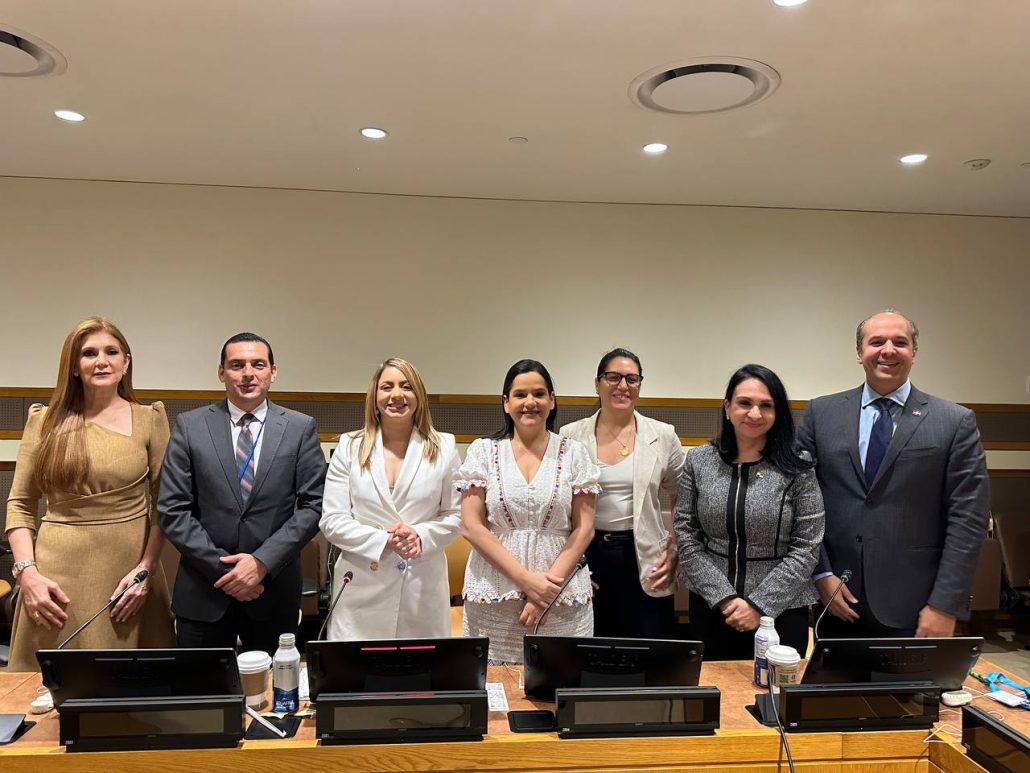 Gloria-Reyes-expone-ante-la-ONU-la-estrategia-de-Superate-vinculada-al ...