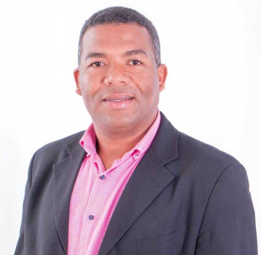 ¡Otro más! Se va del PLD el alcalde de Jinova en San Juan | De Último ...