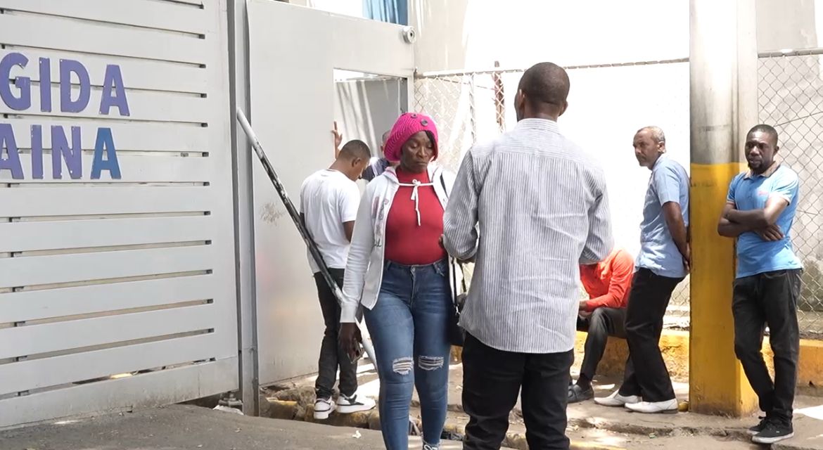 Clamor en las afueras de la Vacacional de Haina