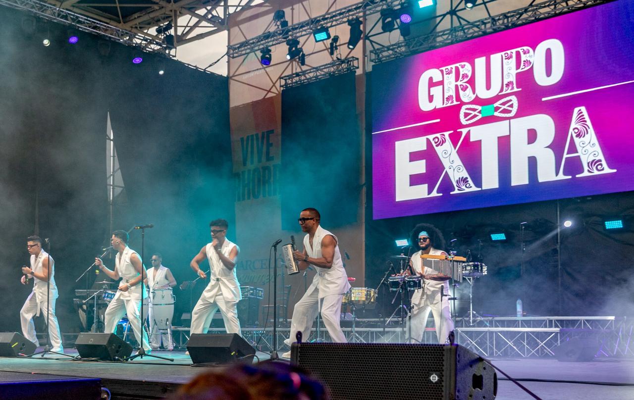 Grupo Extra regresa triunfalmente a Nápoles