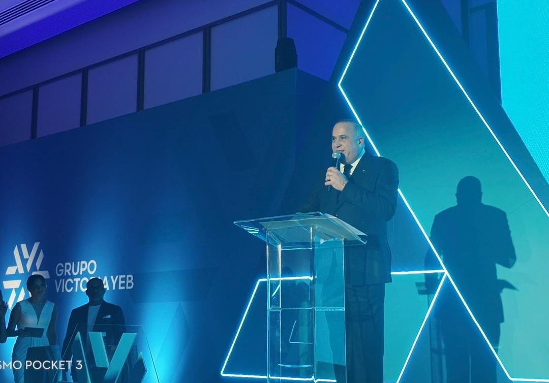 Victoria Yeb anuncia donación de 20 cirugías bariátricas