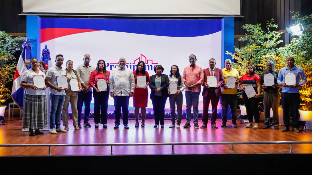 Promipyme entrega RD$53 MM a MIPYMES de Barahona