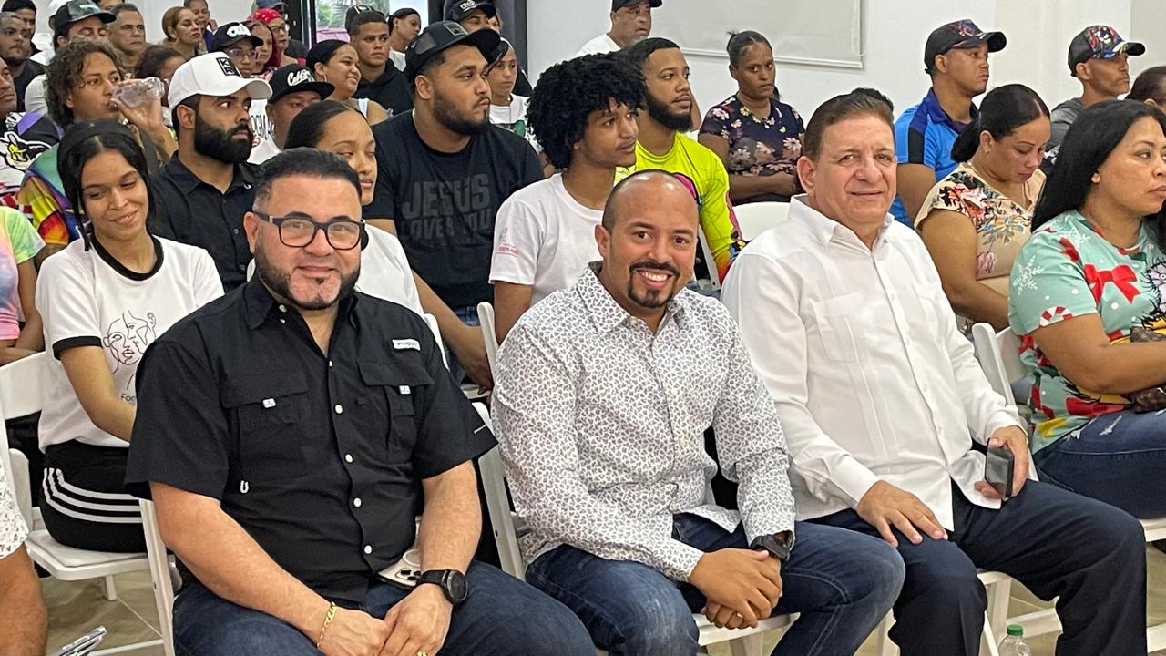 Empresario César Cerda recibe respaldo total de grupos