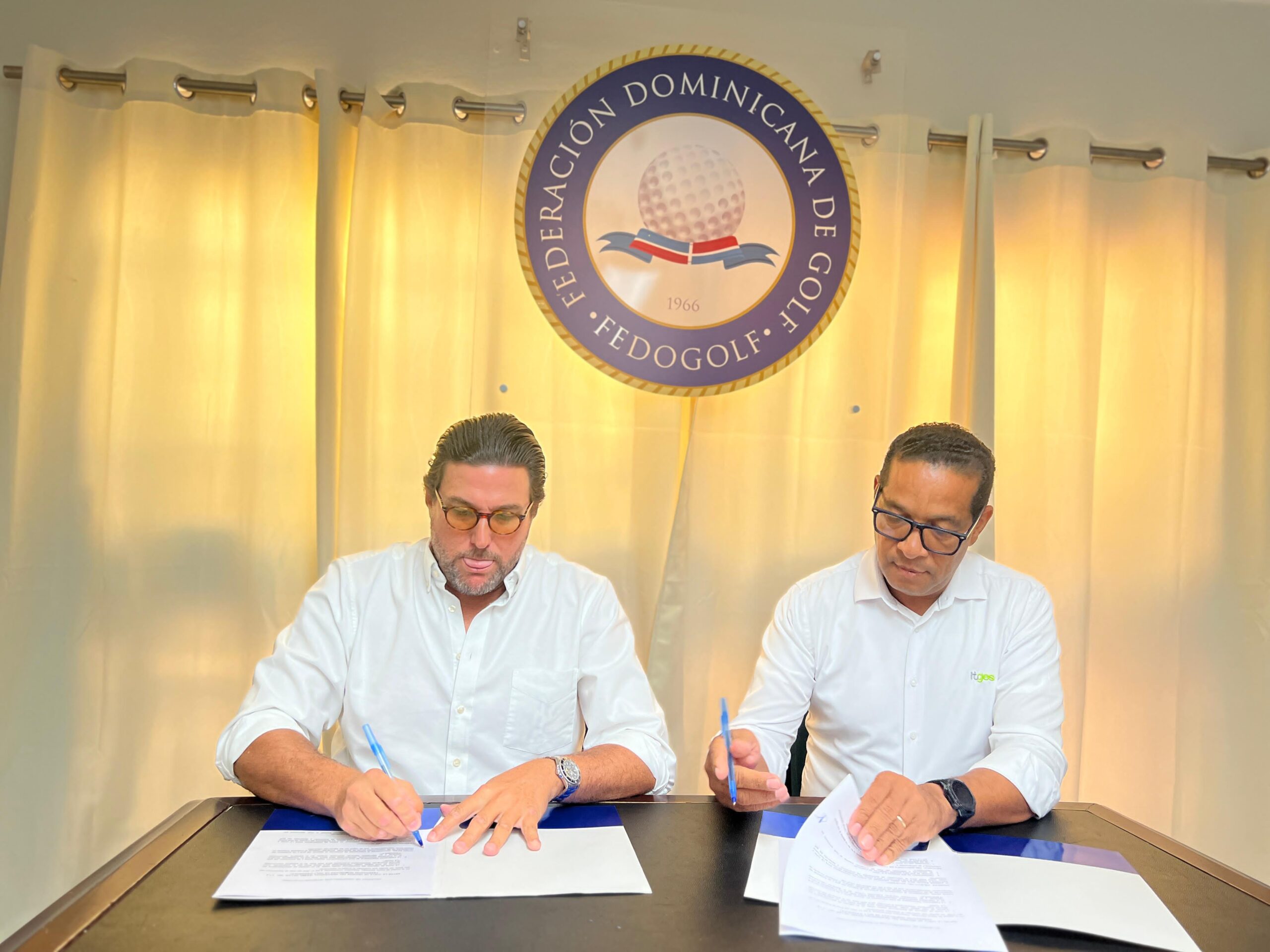 Fedogolf e Isabel Villas firman acuerdo para impulsar