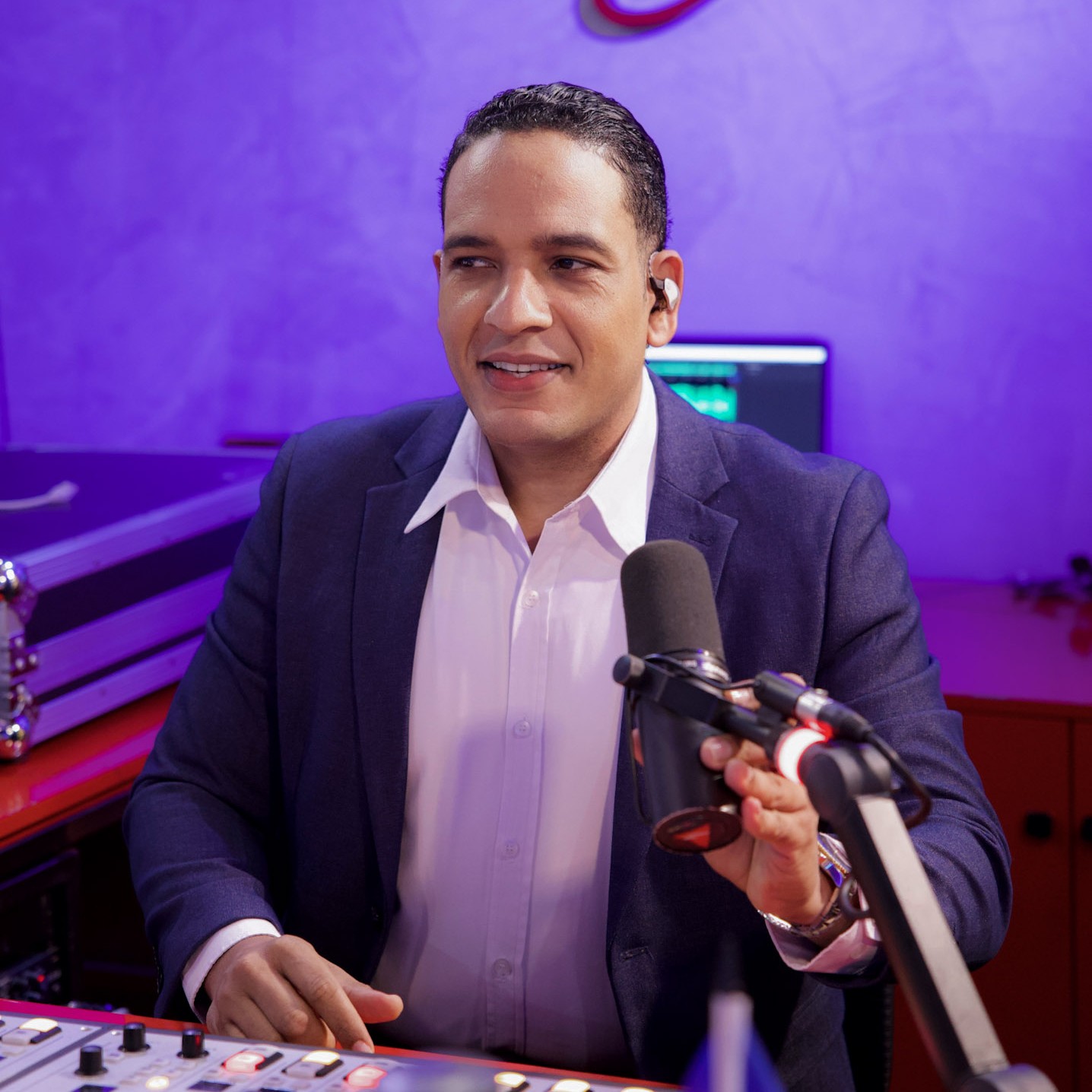 Hansel sobre el SR Jiménez: Se hizo famoso sin hacer nada