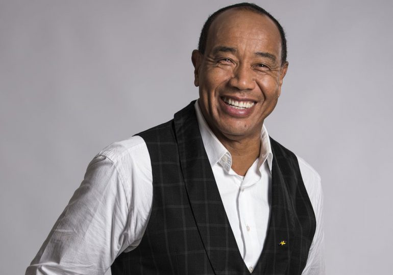 Fiscalía activa alerta de Interpol contra Michael Lee-Chin en caso de ...