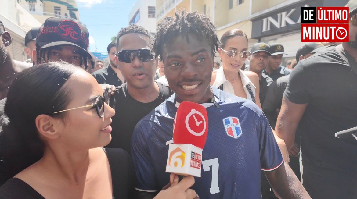 Streamer Speed recorre la Zona Colonial y habla