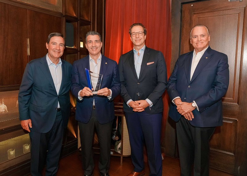 Popular celebra 50 años de relación con Bank of America