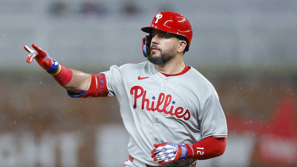 Schwarber brilla en su regreso a primera base y conecta su jonrón 25 ...